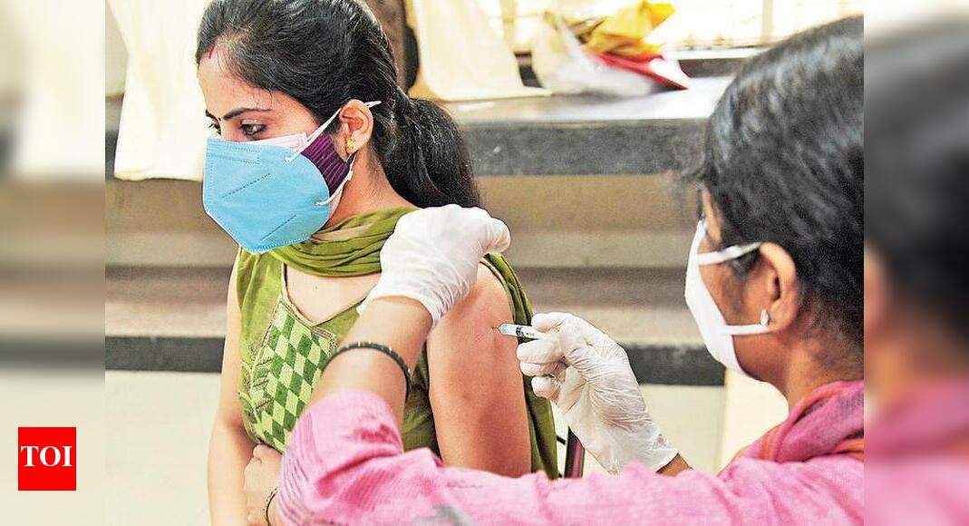 Covid Vaccination Delhi: Huge turnout for vax on Day 2 for 18+, drive ...