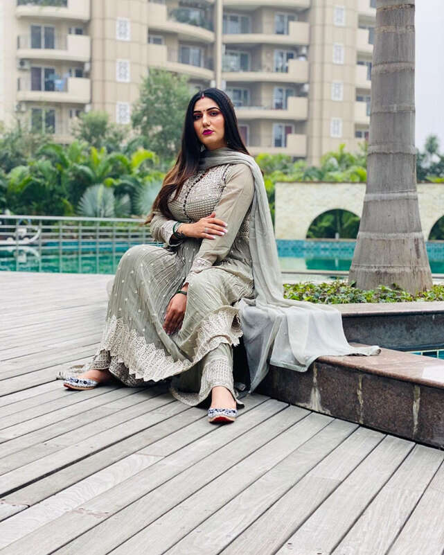 Sapna Choudhary Photos | Sapna Choudhary Images | Sapna Choudhary ...