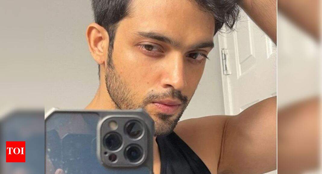 Parth Samthaan shows how to click a natural selfie - Times of India