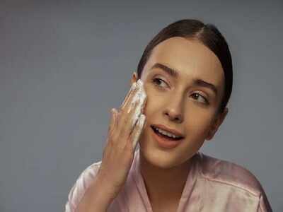Antibacterial Face Wash: Clear your skin from the germs causing ...