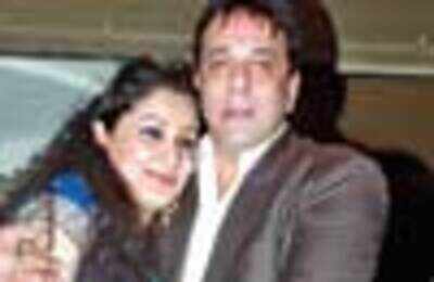 Sanjay, Maanyata get their twin babies’ impressions | Hindi Movie News ...