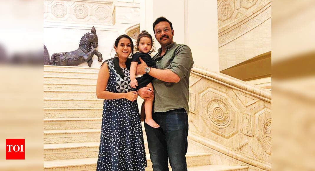 Amit Bhargav and Sriranjani Sundaram share an adorable video as their ...