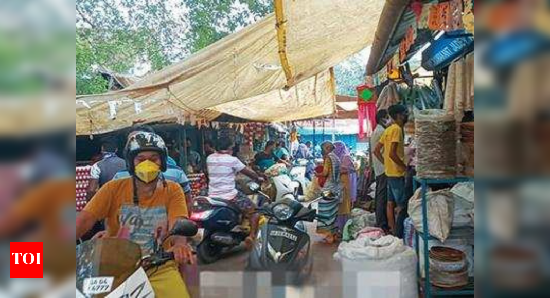 Goa: Bicholim market sees big rush on Day 1 of curfew | Goa News ...