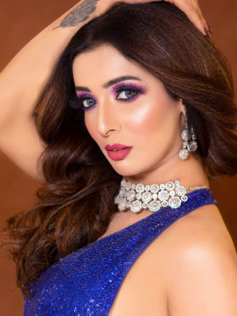 Heena Panchal's breathtaking looks | Times of India