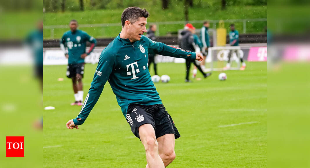 Record-hunting Robert Lewandowski leaves Bayern Munich training early ...