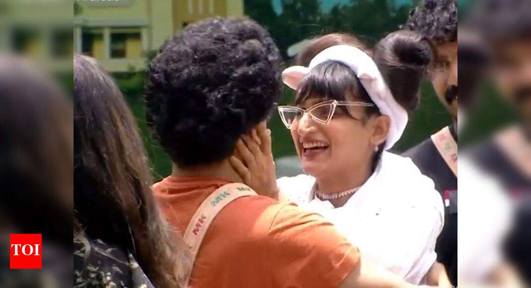 Bigg Boss Malayalam 3: Dimpal Bhal is back; says, "How will I leave ...