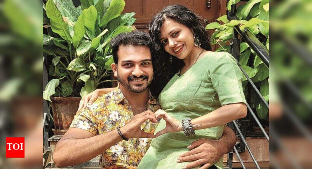 Amrutha Rammoorthi and husband Raghu set to welcome their first born ...