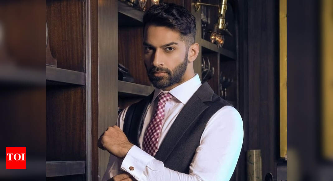 Karan Vohra joins cast of 'Pinjara Khubsurti Ka' as cop - Times of India