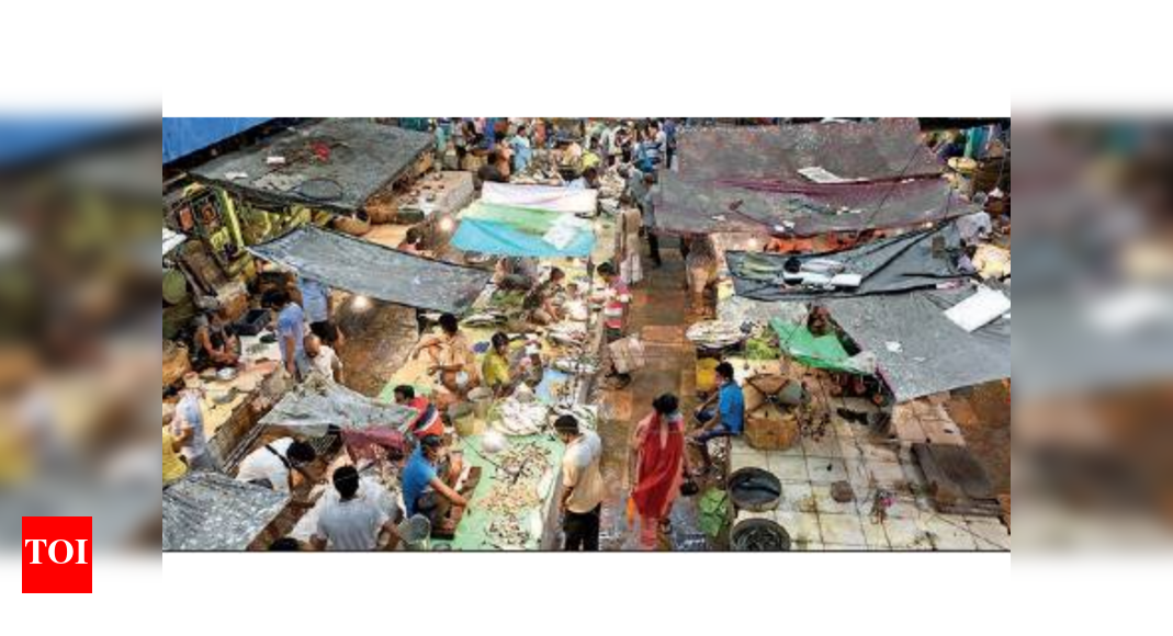 Kolkata: Buyers wary of fish from Uttar Pradesh, Madhya Pradesh rivers ...