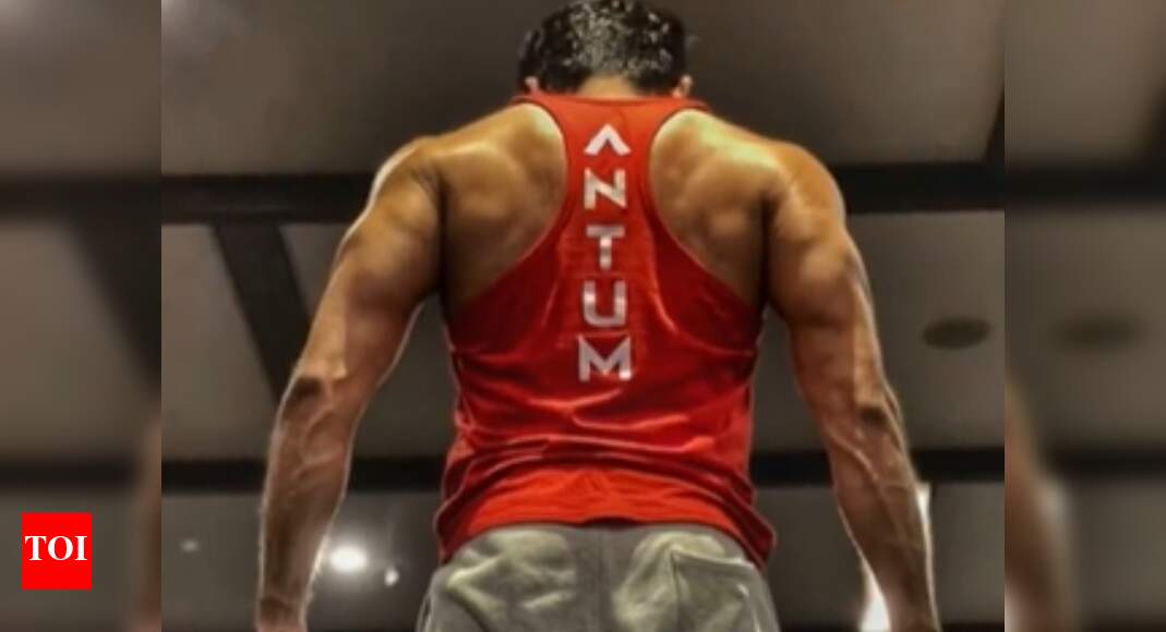 Meet Jain shows off his chiseled body; the singer gives some serious ...