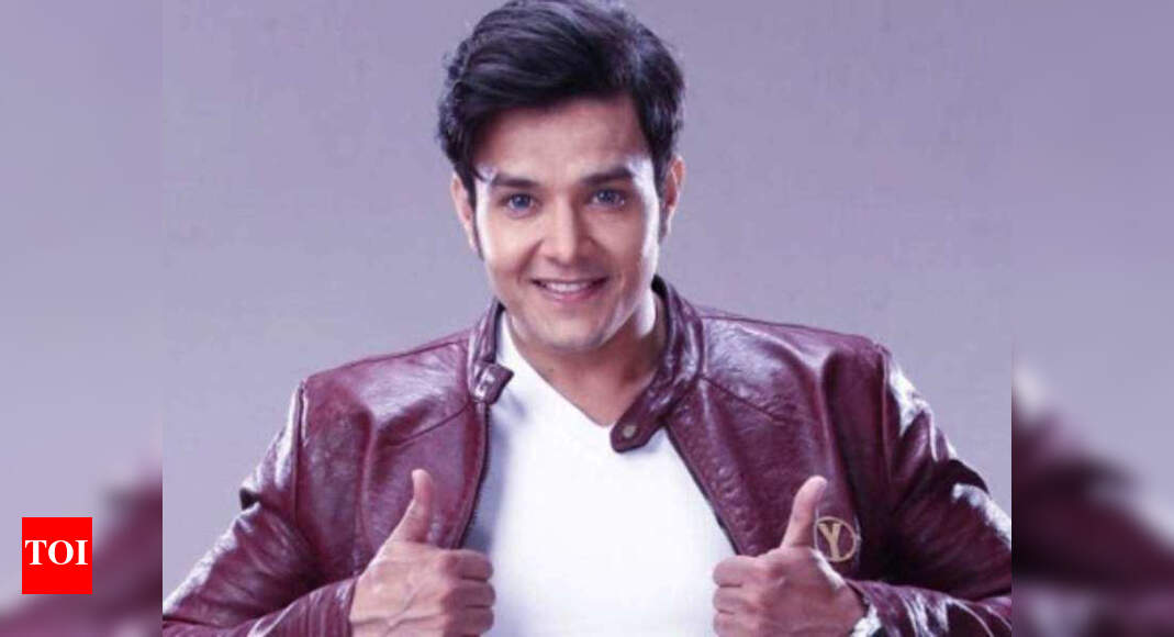 Anirudh Dave thanks fans for their prayers; says, 'I'm on oxygen ...