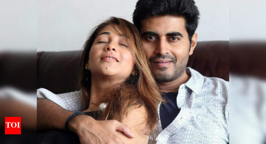 As Yash Sinha shoots in Surat, wife Amrapali Gupta is lonely at home - Times of India