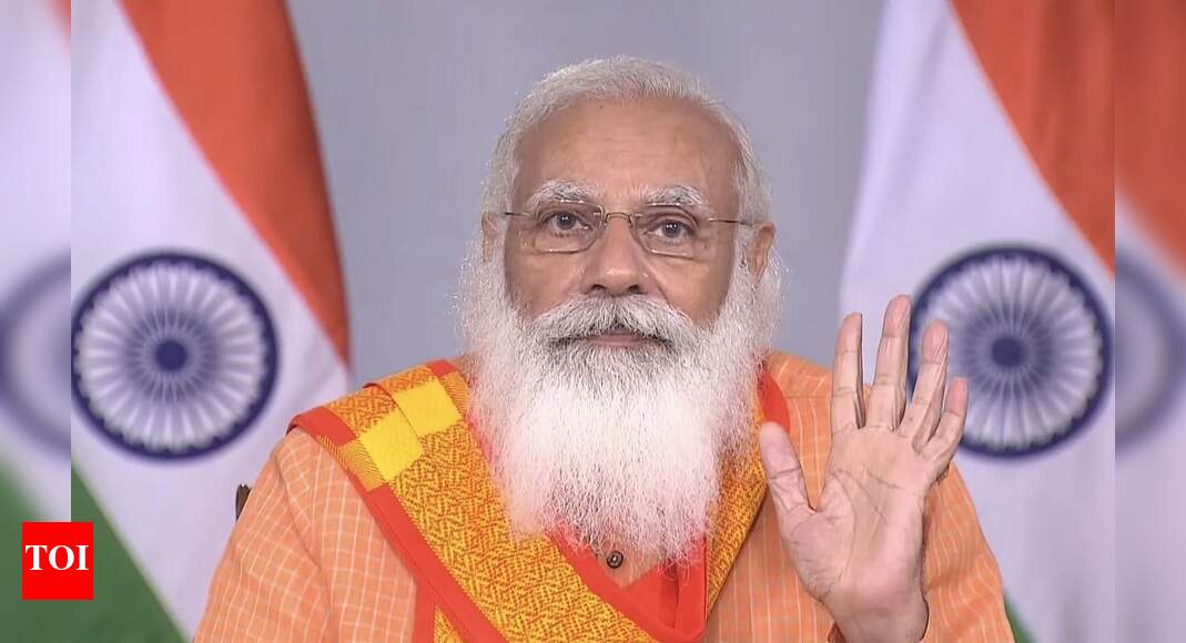 PM Modi gets emotional, remembers those who lost their lives during ...