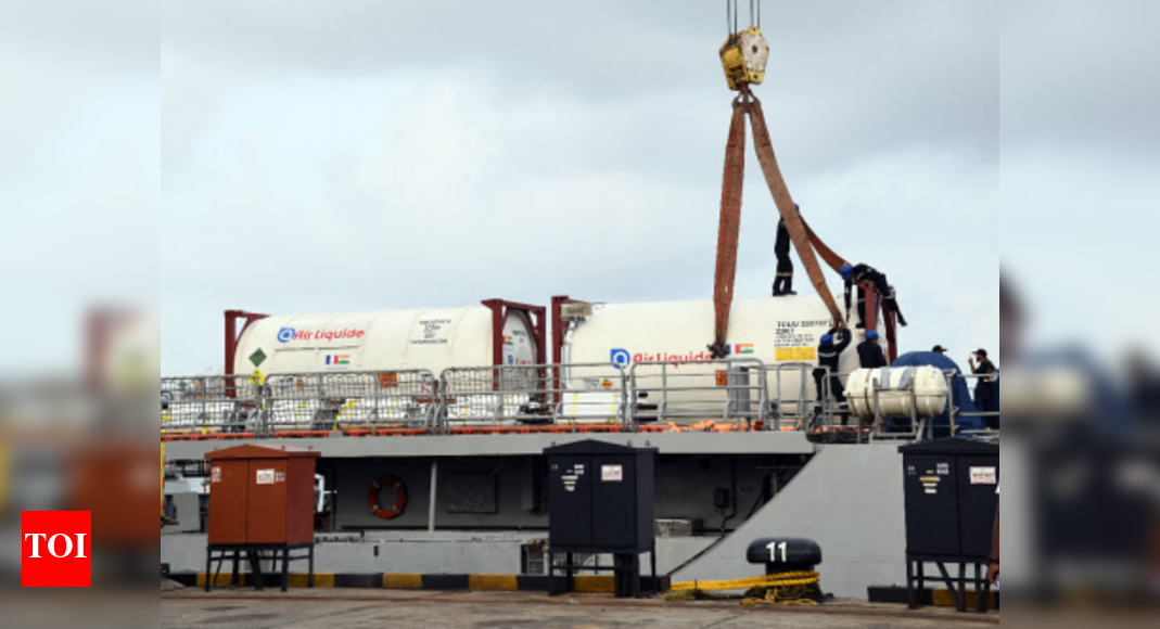 Navy warship reaches Mumbai with 40 MT liquid medical oxygen, cylinders ...
