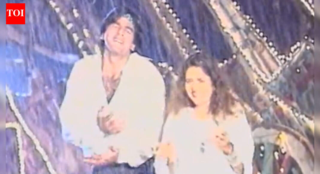 Flashback video! On-location shooting of Madhoo and Manek Bedi starrer ...