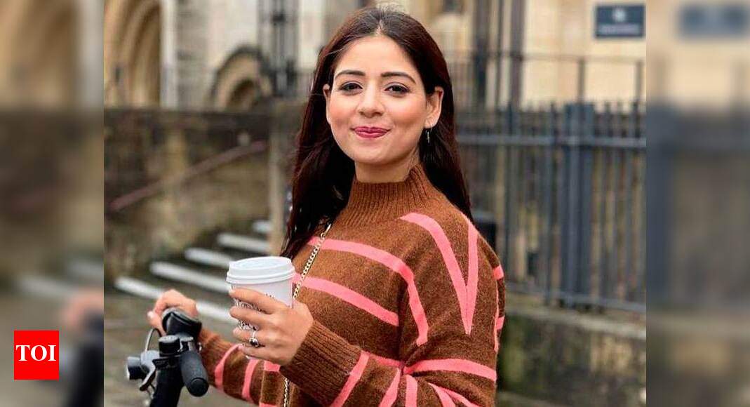 BTS: This is what Tania does when she is not in a scene | Punjabi Movie ...