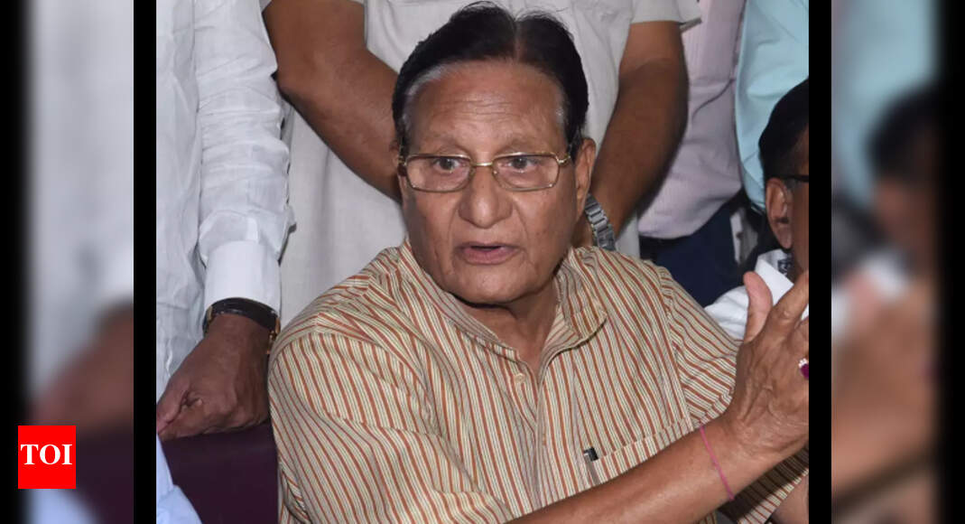 Rajasthan: UDH minister Shanti Dhariwal accuses Centre of not helping ...