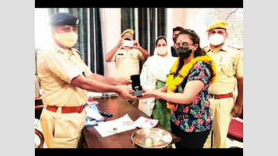 Rajasthan: Cop’s daughter bags UK scholarship for studies | Jaipur News ...