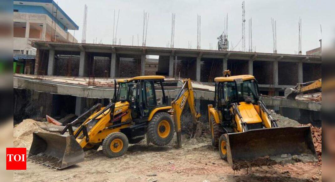 DTCP team demolishes 35 illegal shops in Khandsa | Gurgaon News - Times ...