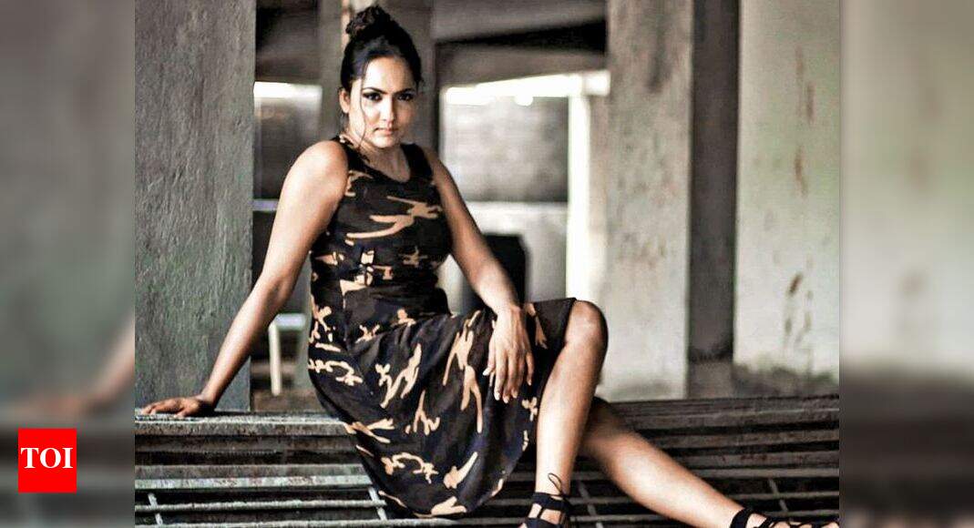 Manasa Joshi goes grey for her new role in Mangala Gowri Maduve - Times ...