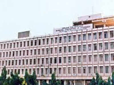 Greater Hyderabad Municipal Corporation to identify old buildings ...