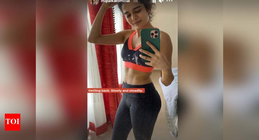 Mithila Palkar shows off her toned body in this post-workout mirror selfie; says 'getting back ...