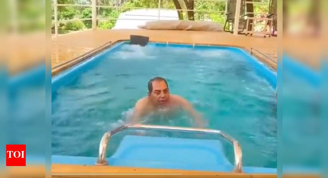 Dharmendra takes to water aerobics, yoga and light exercise | Hindi ...