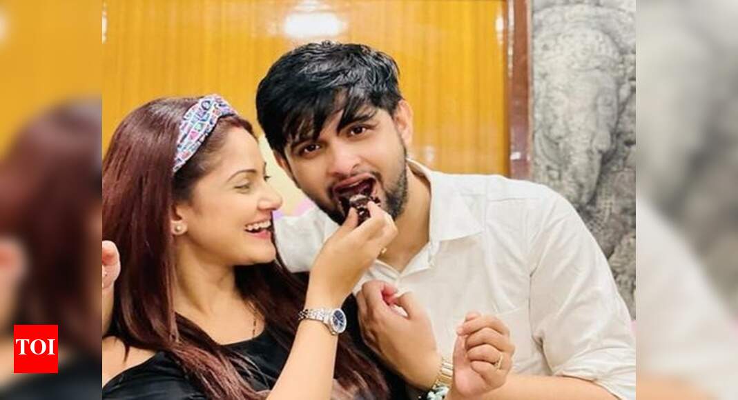 Actor Neel Bhattacharya enjoys a midnight birthday celebration - Times ...