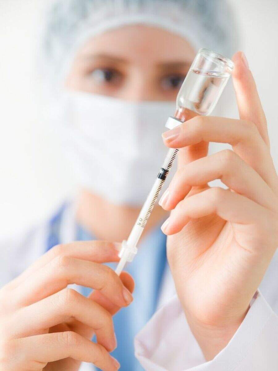 Coronavirus Vaccine: Covishield vs. Covaxin vs. Sputnik V Possible Side ...
