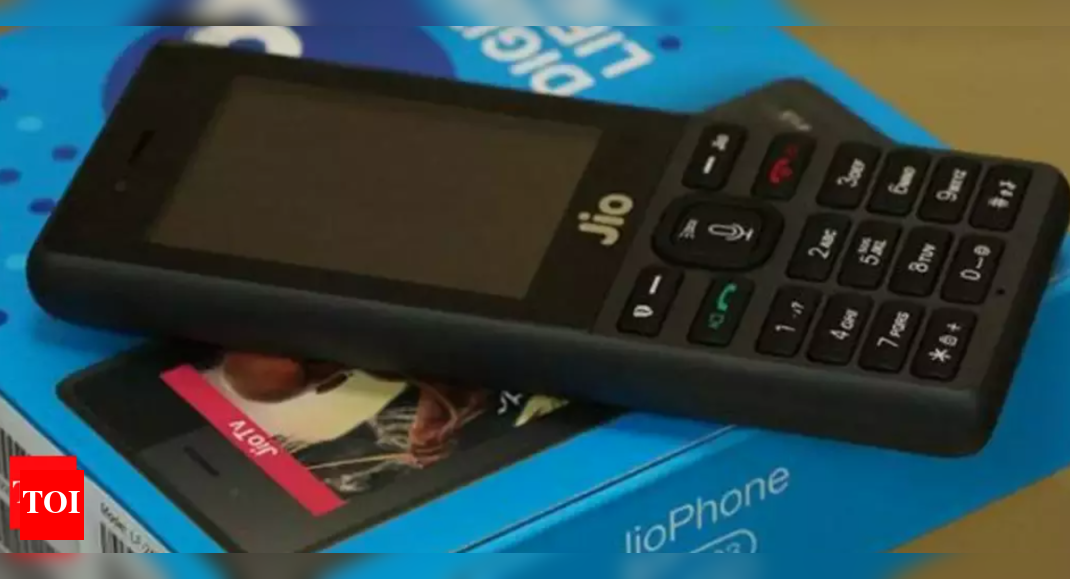 WhatsApp Voice Calling: Reliance Jio Phone, Jio Phone 2 get WhatsApp ...