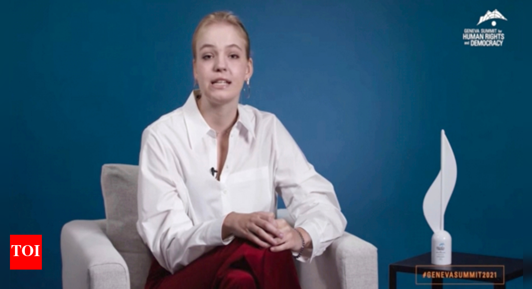 Daria Navalnaya: Alexei Navalny daughter accepts human rights award on ...