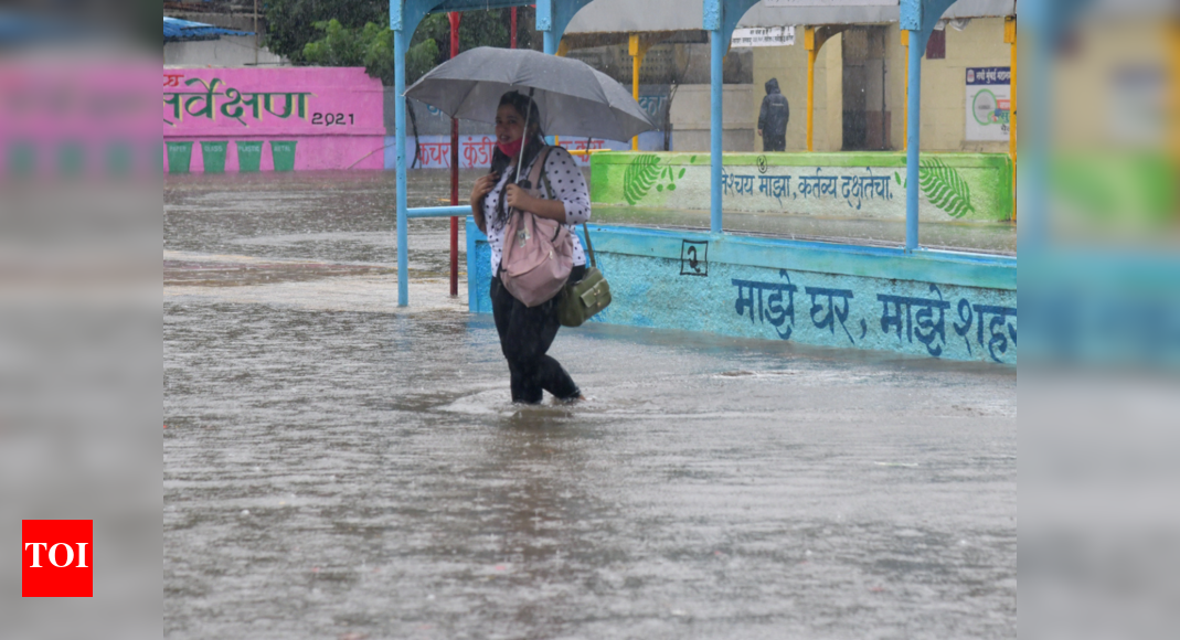Rains arrive in Mumbai, so do netizens with their memes! - Times of India