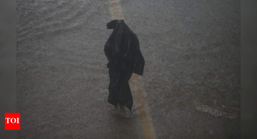 Maharashtra rain updates: IMD downgrades heavy rain alert in Mumbai ...