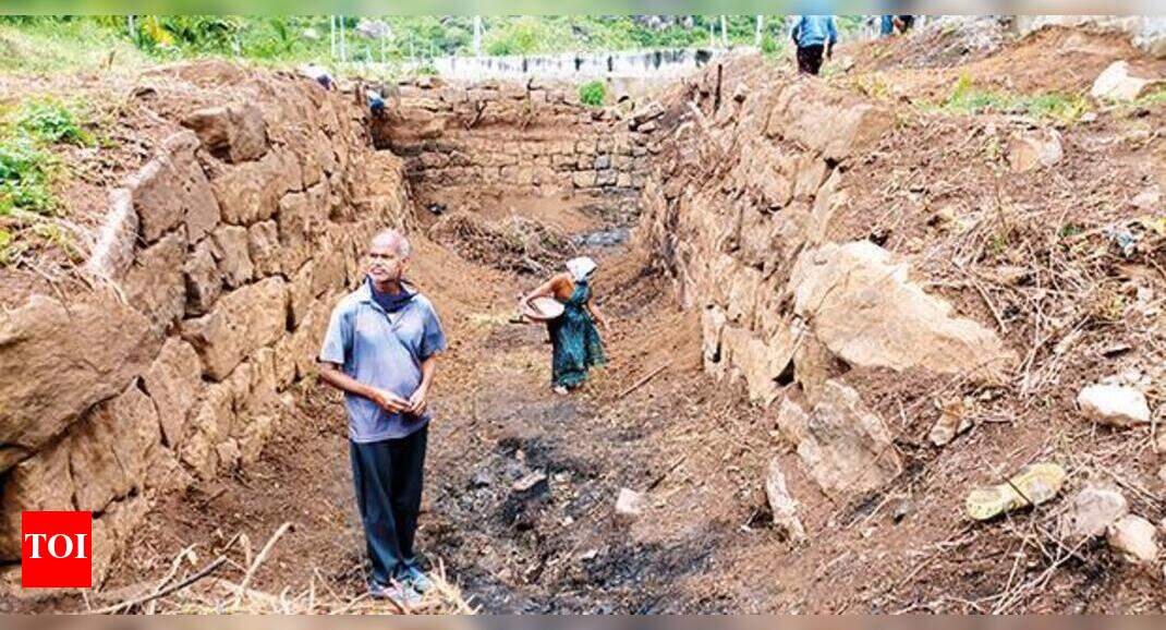 14th century deep well found at Kondaveedu fort | Vijayawada News ...