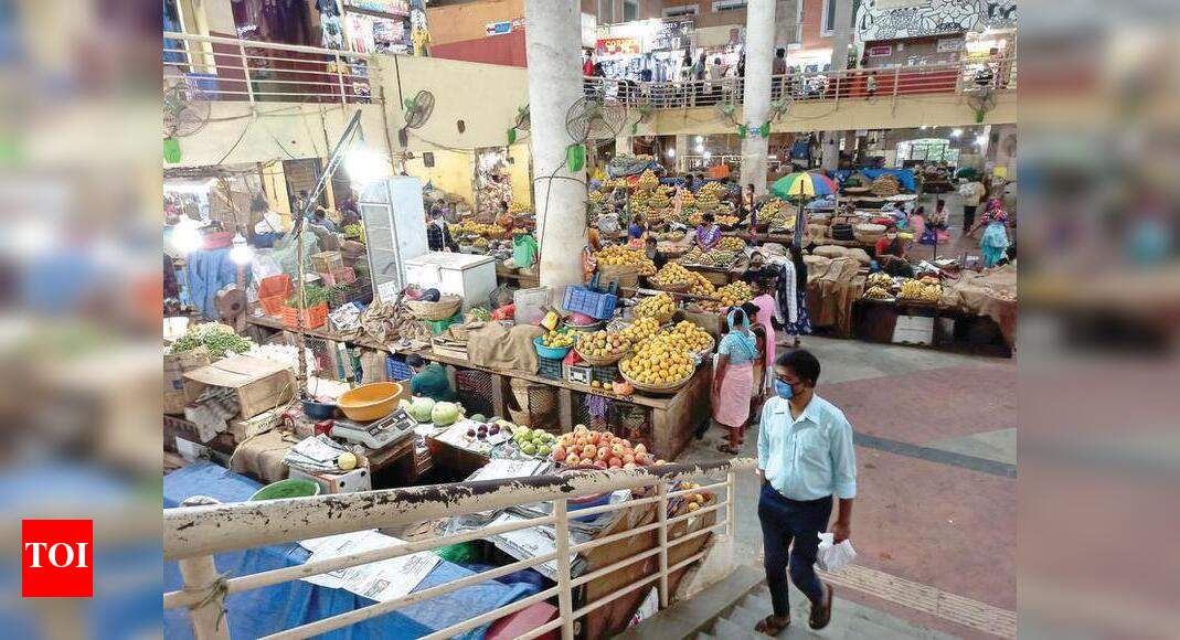Panaji market opens after a month, entry to 50 at a time | Goa News ...