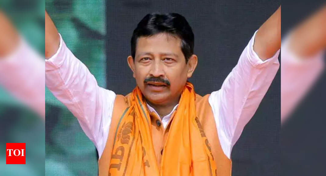 West Bengal: ‘Courtesy call’ stirs rumours of BJP neta’s return to TMC ...
