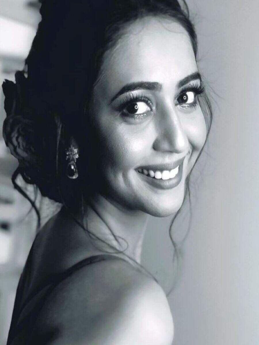 Most alluring black and white clicks of Hitha Chandrashekar | Times of ...