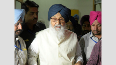 Former Punjab CM Parkash Singh Badal summoned by SIT in 2015 police firing case | Chandigarh ...