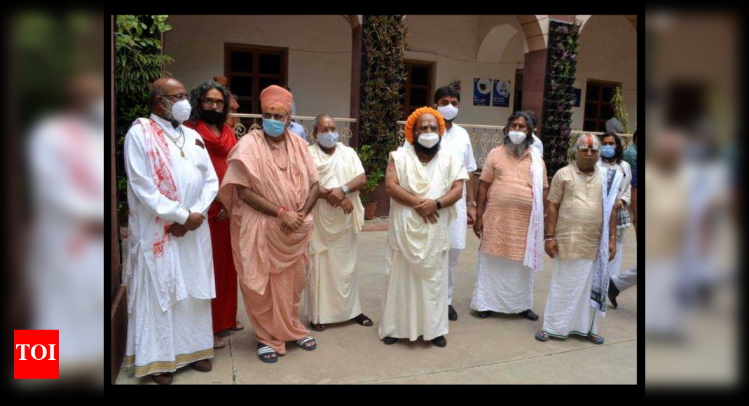 Probe reveals involvement of doctor and advocate: Rajkot cops | Rajkot ...