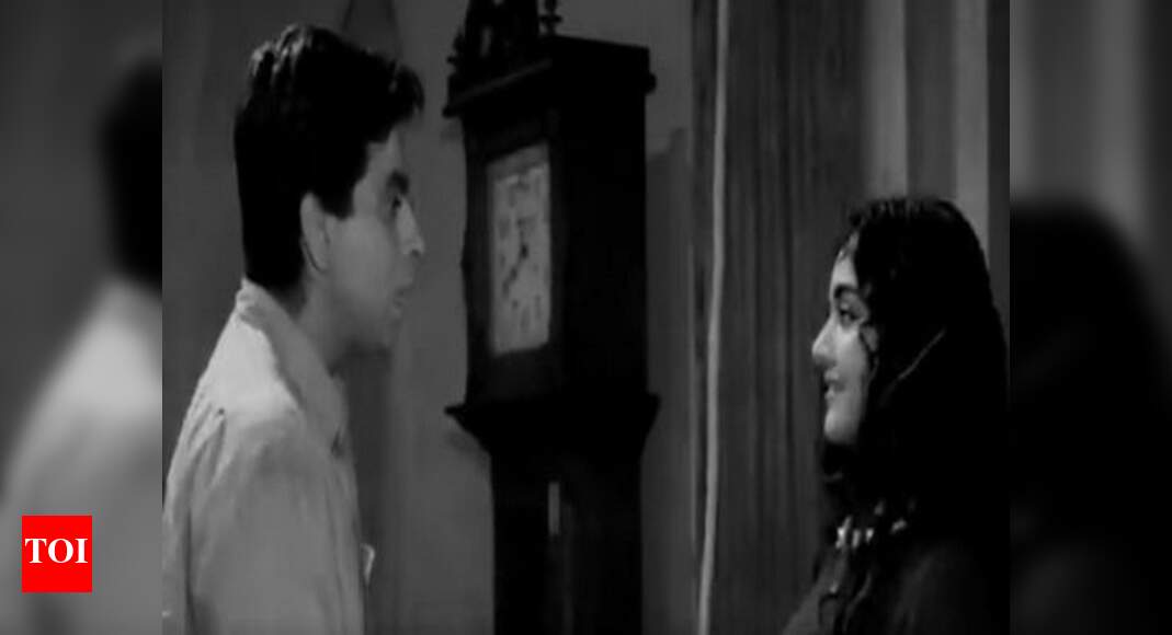 Dilip Kumar shares iconic scene from cult classic 'Devdas' | Hindi ...