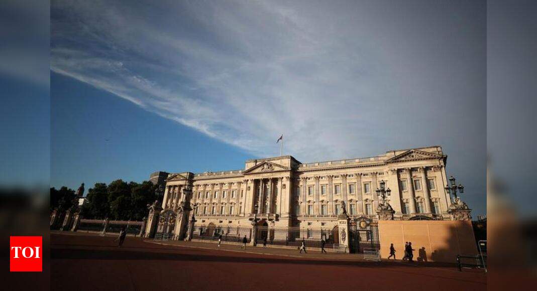 Buckingham Palace releases ethnic makeup of workforce - Times of India Buckingham Palace releases ethnic makeup of workforce - Times of India