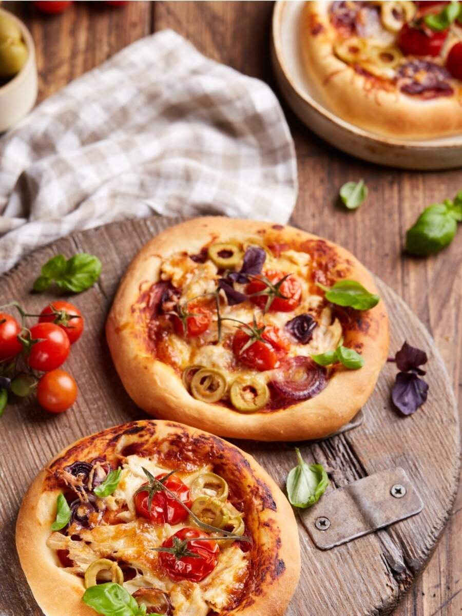 Mini Disc Pizza Recipe: How to make Mini Disc Pizzas from scratch ...
