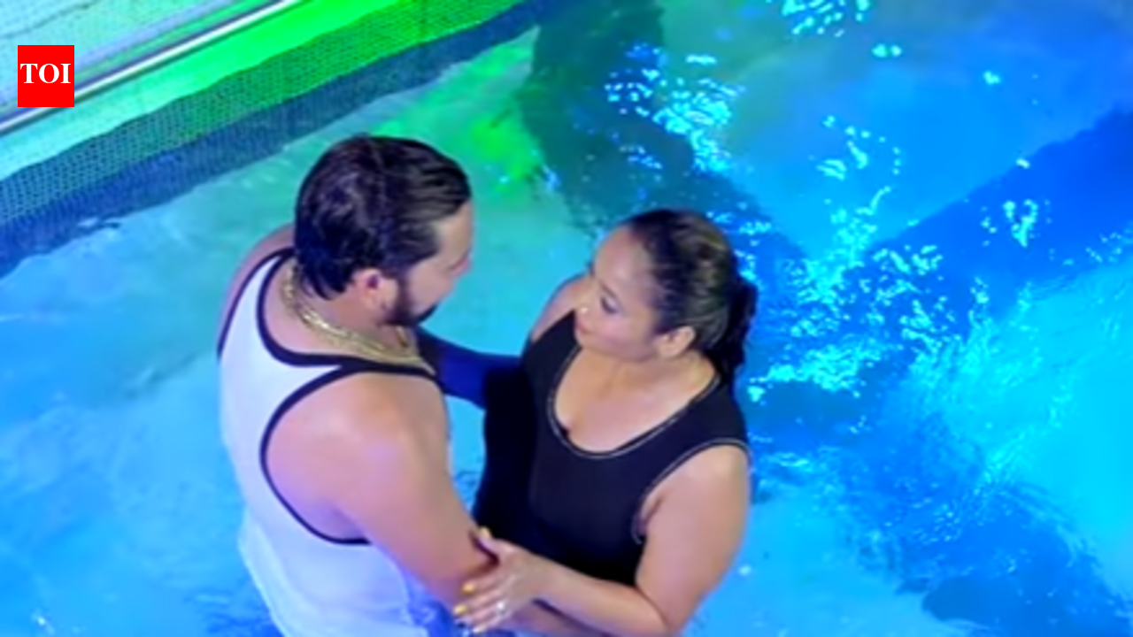 Rani Chatterjee and Gunjan Singh's romantic song 'Sarak Jata Sadi Raja ...