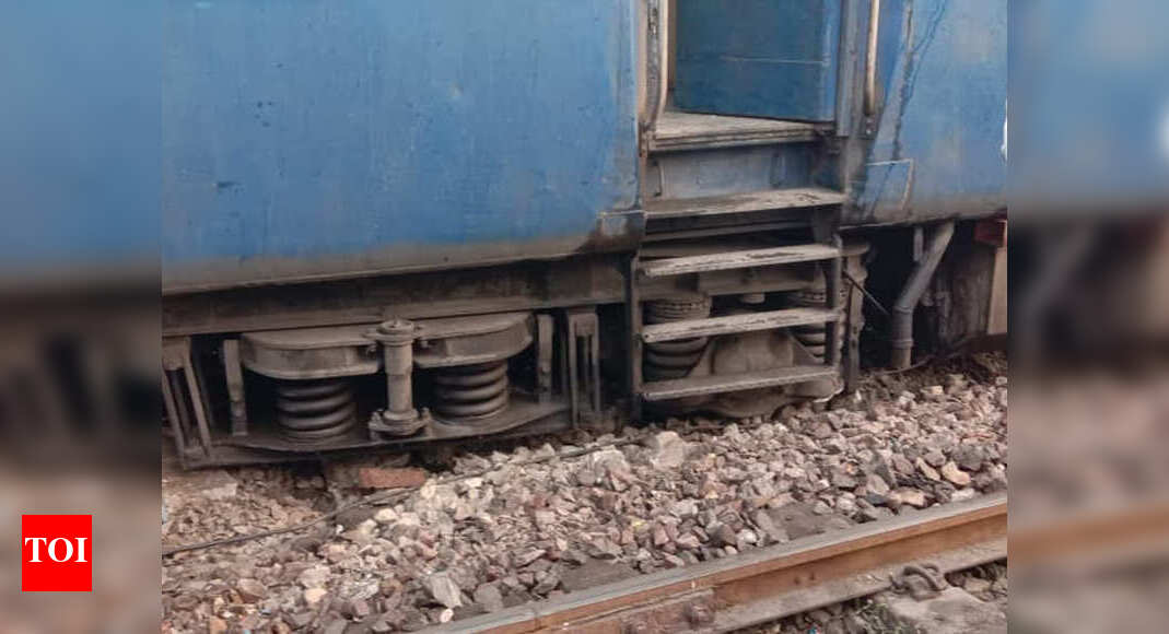 Goa Rajdhani Express accident: Goa-bound Rajdhani Express derails ...