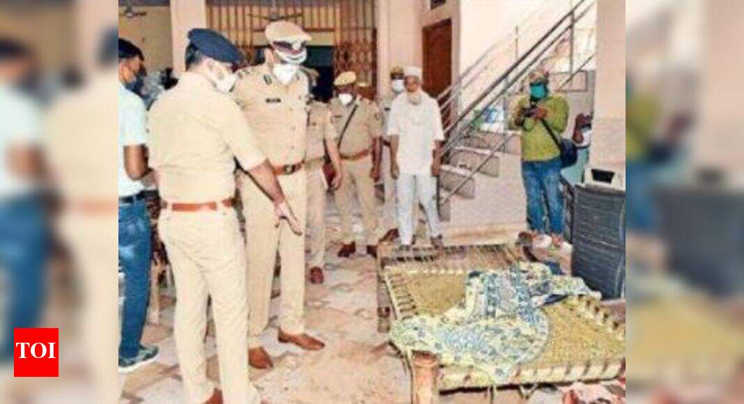 Ghaziabad triple murder: Cloth trader, 2 sons shot dead in Ghaziabad | Ghaziabad News - Times of ...