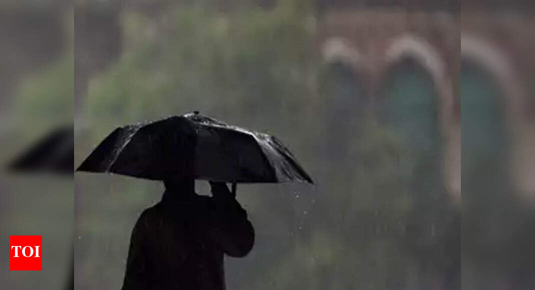 Heavy rain causes waterlogging in Nashik city and Niphad | Nashik News ...