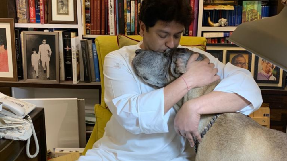 Raj Thackeray dog James passes away; MNS chief bids teary goodbye