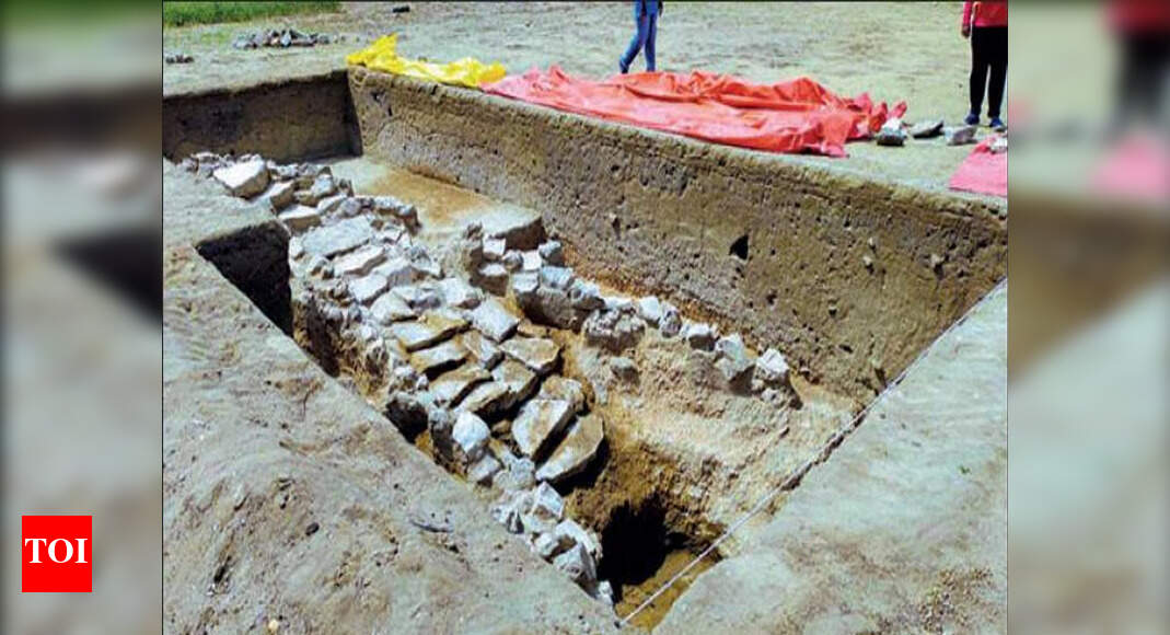 Stone well-like structure found at Kodumanal archaeological site in ...