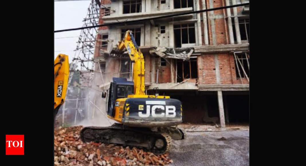 LDA razes under-construction apartment in Lucknow | Lucknow News ...