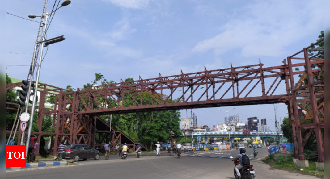 Kolkata: FOB construction on Chinrighata crossing nearing completion ...